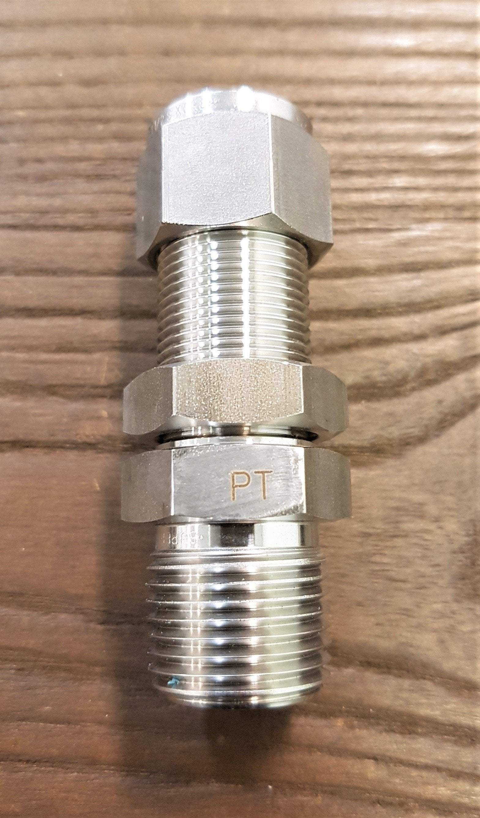 Stainless Steel Bulkhead Npt Fittings Bulkhead 1 / 2" NPT Thread